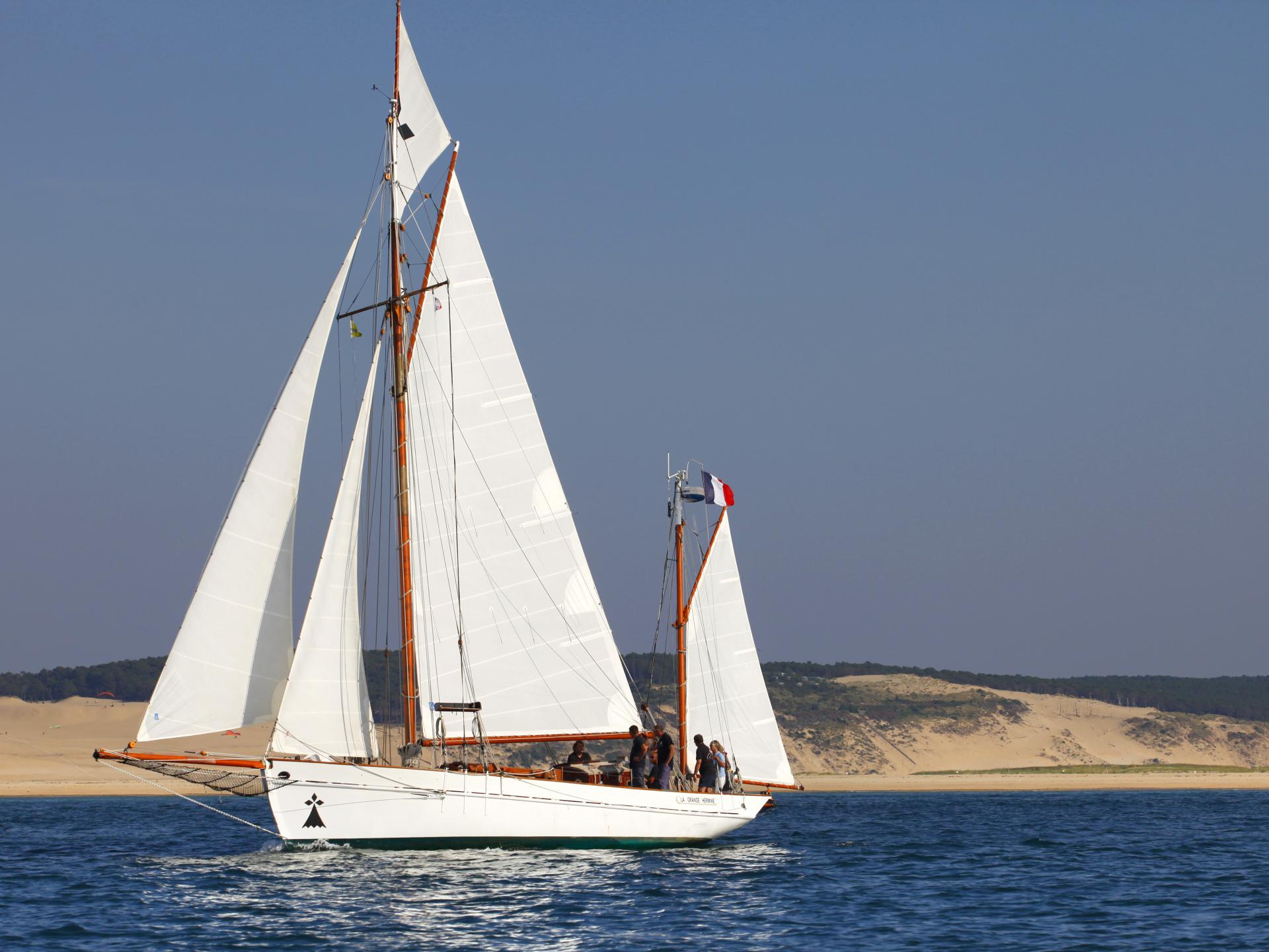 Voguer sous le vent en voilier | Destination Arcachon